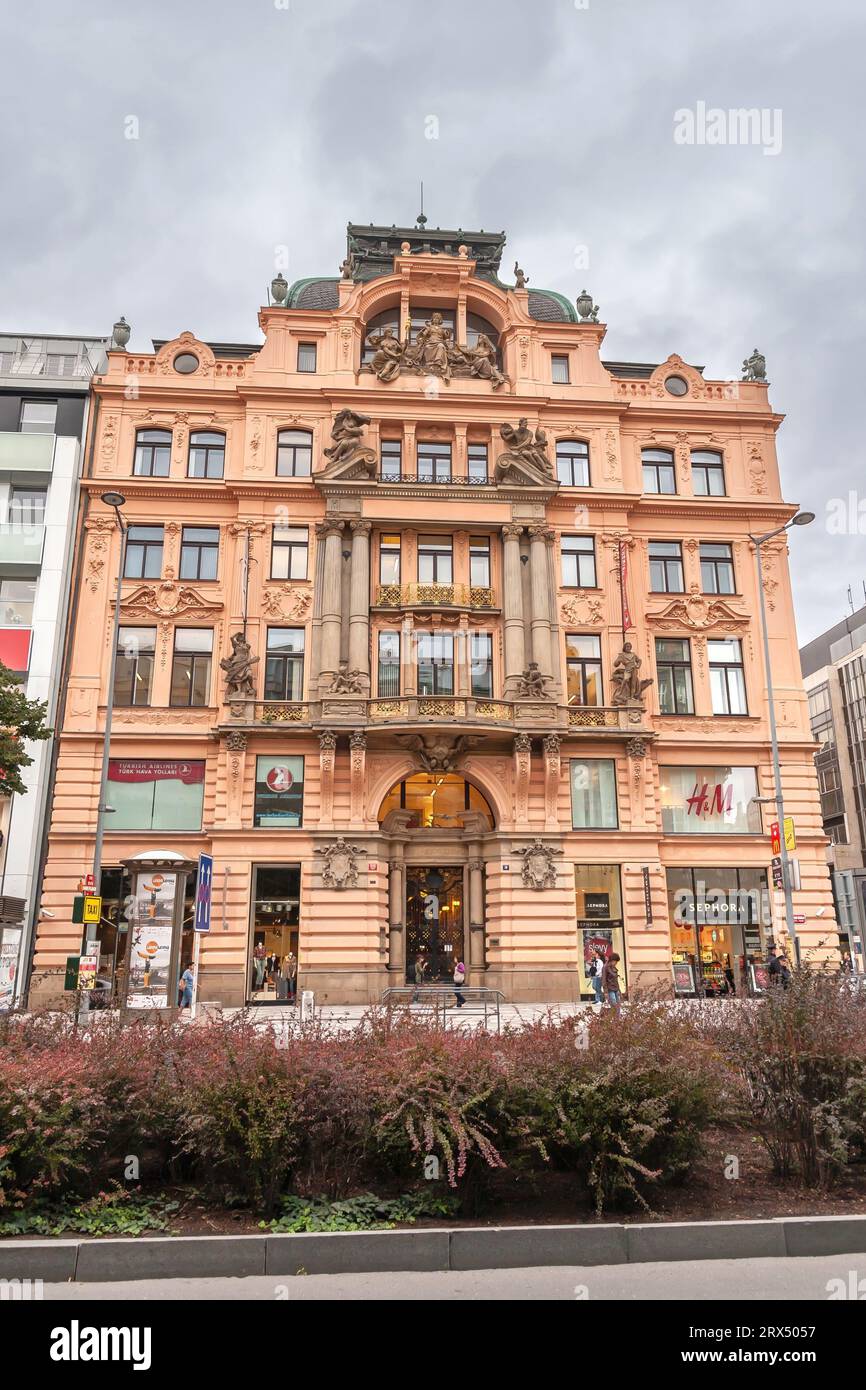 Generali architecture hi-res stock photography and images - Alamy