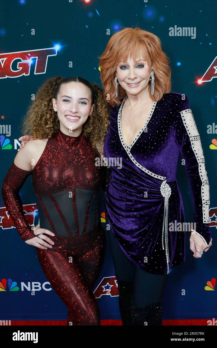 LOS ANGELES - SEP 20: Sofie Dossi, Reba McEntire at the America's Got ...