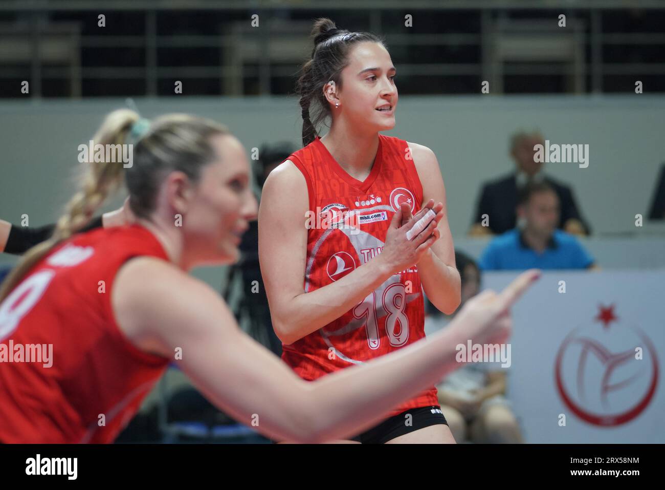 Volleyball player girl girls hi-res stock photography and images - Alamy