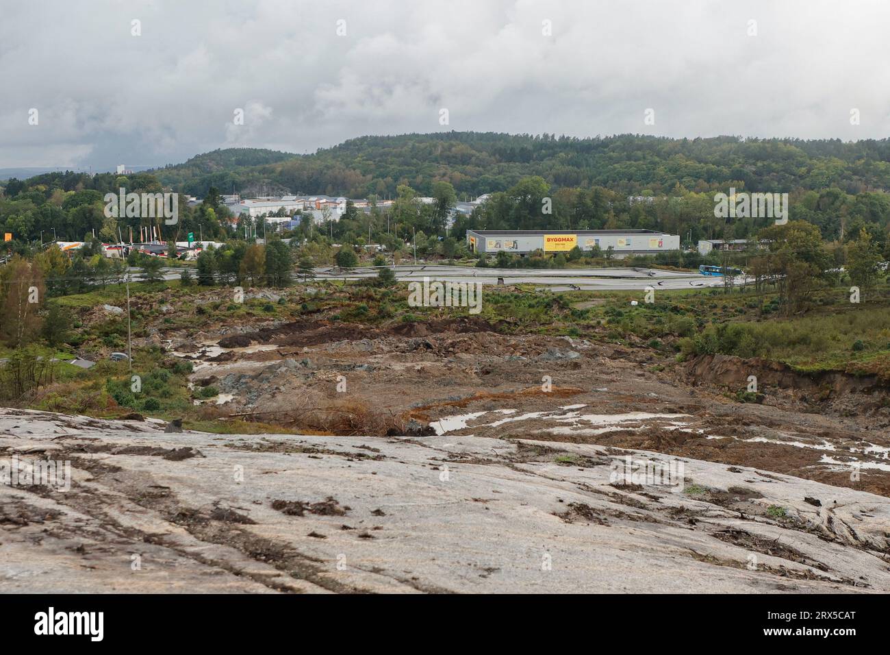 Stenungsund, Sweden. 23rd Sep, 2023. E6 near Stenungsund is closed in ...