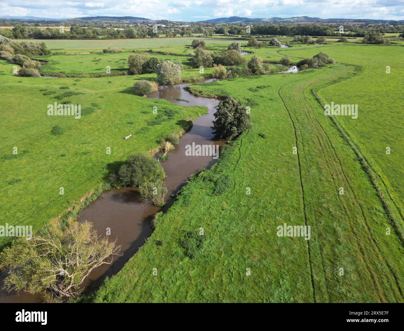 River meander uk hi-res stock photography and images - Alamy