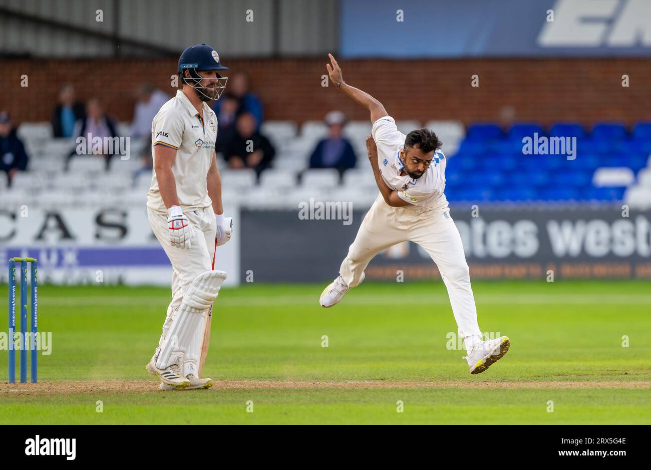 Jaydev Unadkat bowling for Sussex watched by Derbyshire's Matt Lamb in ...