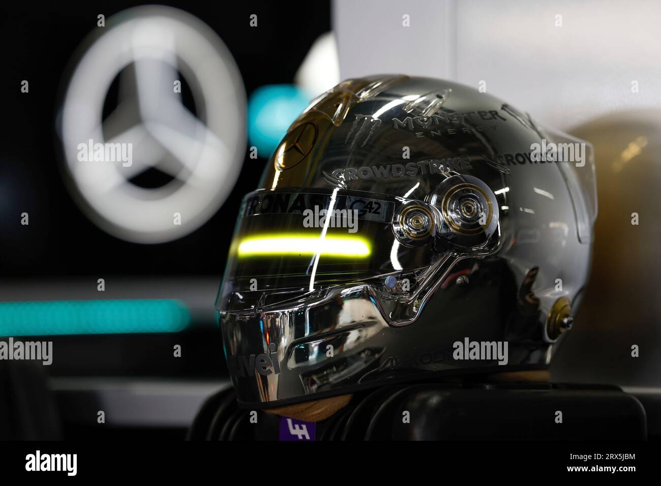 Lewis hamilton 2023 japan helmet hi-res stock photography and images ...