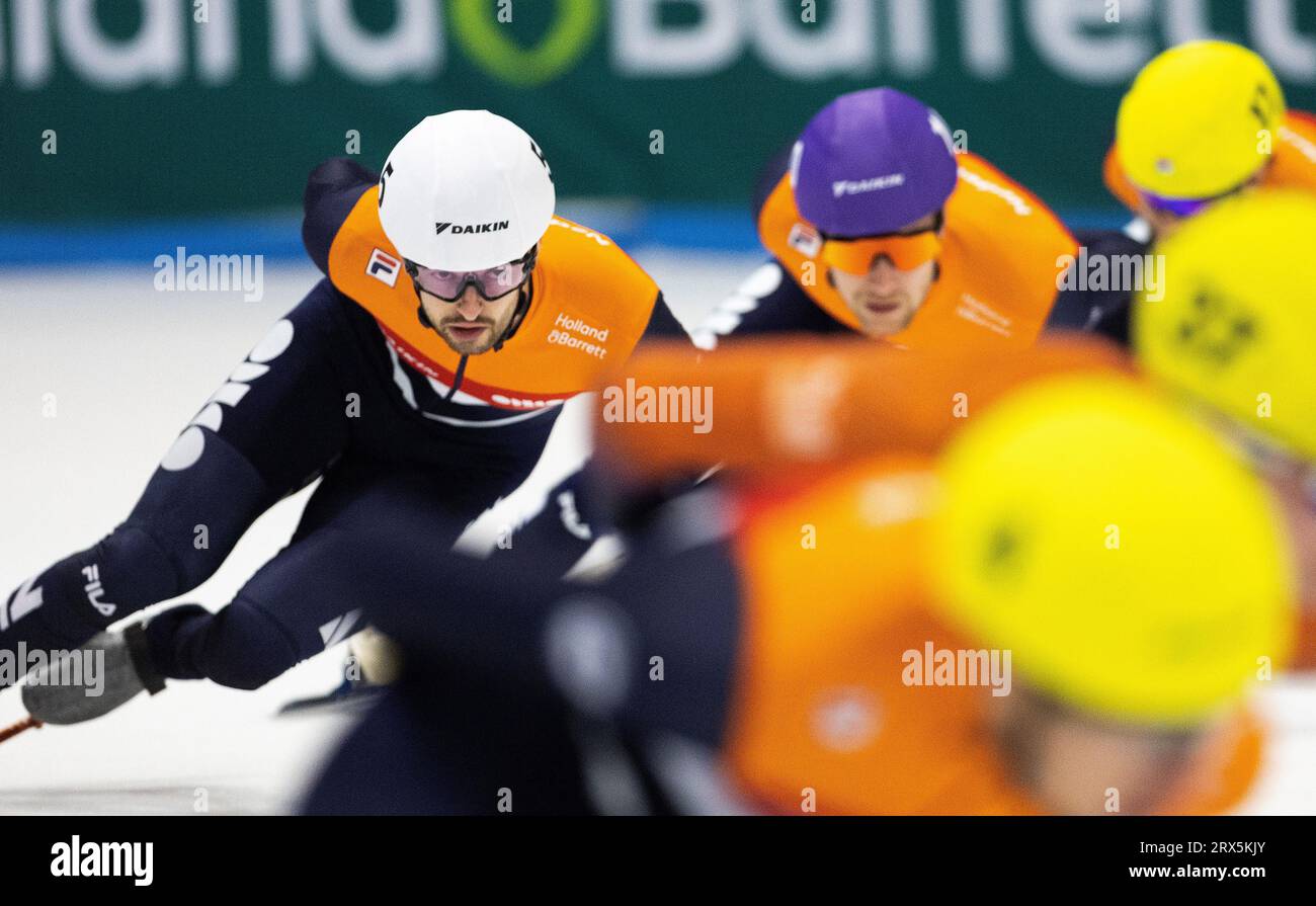 LEEUWARDEN - Itzak de Laat in action during the semi-final 1500 meters ...