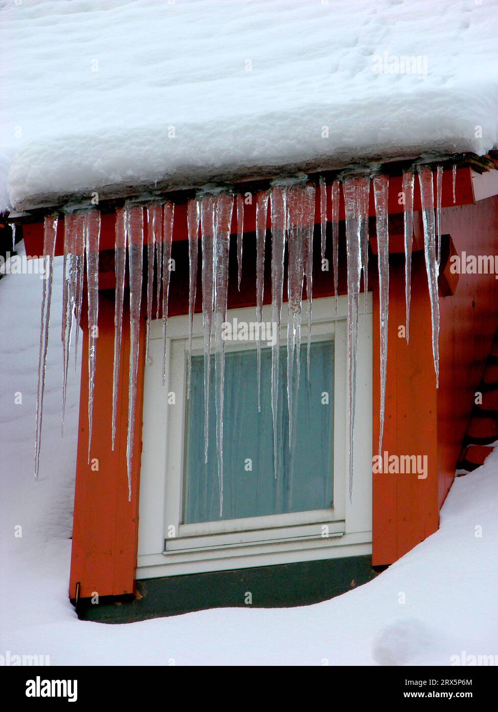 Frost covered roofs on hi-res stock photography and images - Alamy