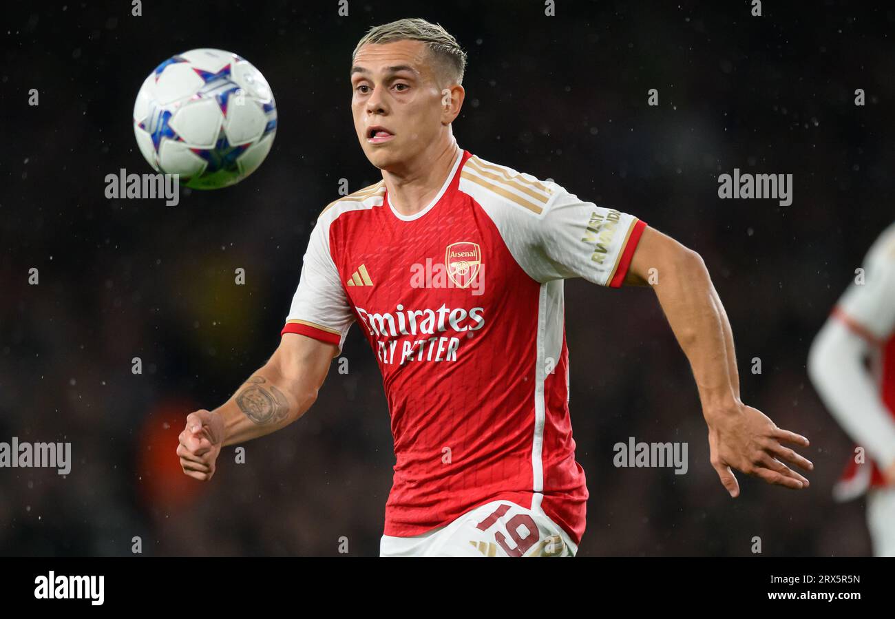 Leandro trossard football hi-res stock photography and images - Alamy