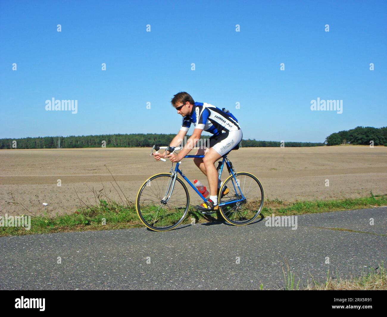 Racing motor cyclist hi-res stock photography and images - Alamy
