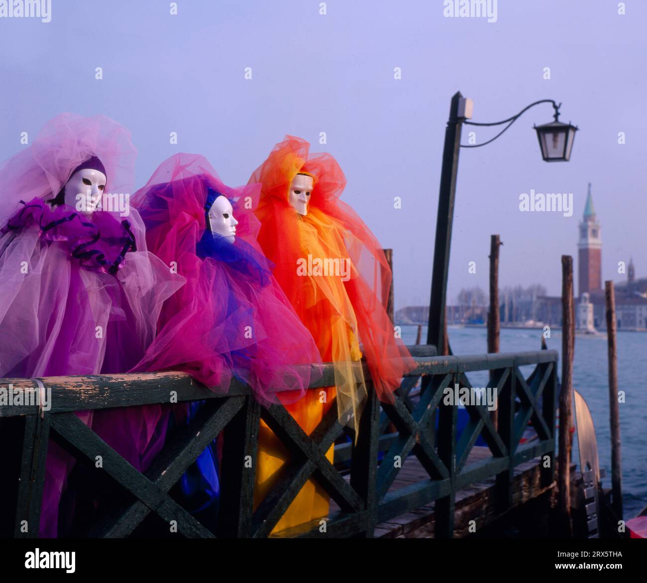 Carnival in Venice lasts exactly 10 days, begins on the weekend in ...