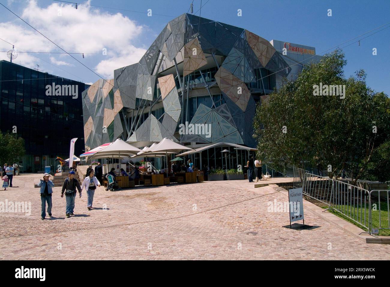 Sidewalk cafe in Federation Square, Melbourne, Victoria, Australia ...