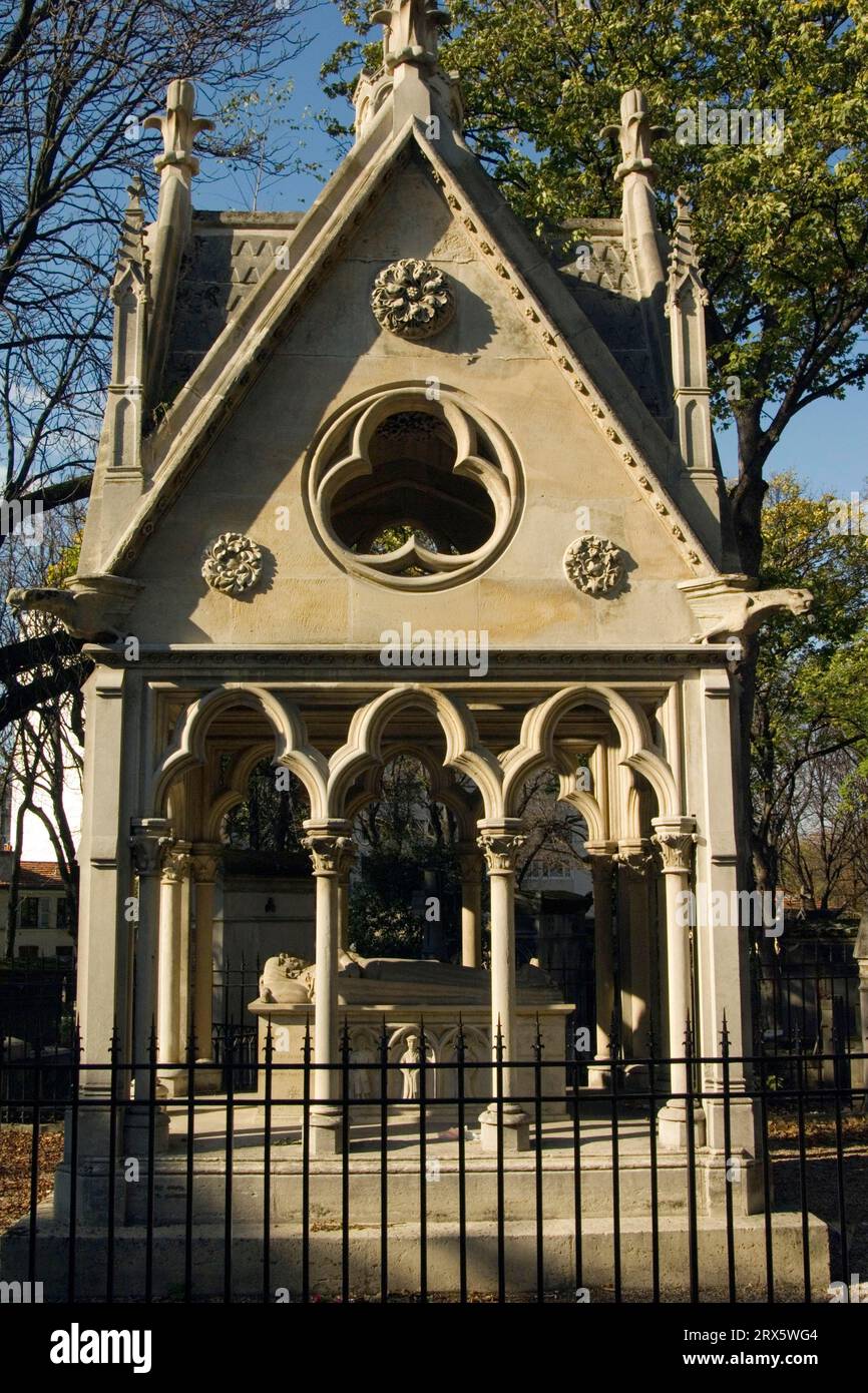 Grave of Heloise and Abelard, Pere Lachaise Cemetery, France Stock ...