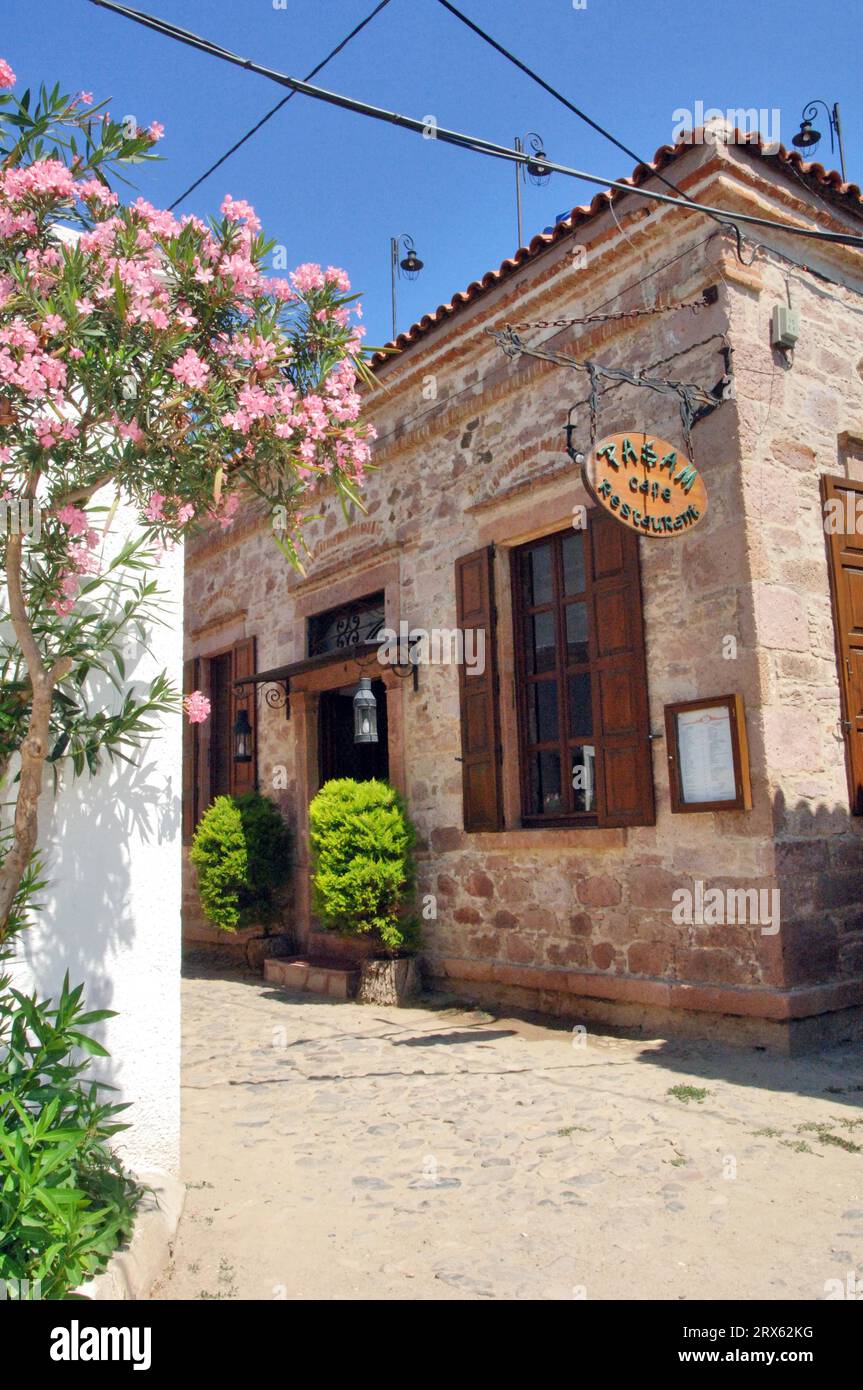 Cunda turkey cafe hi-res stock photography and images - Alamy