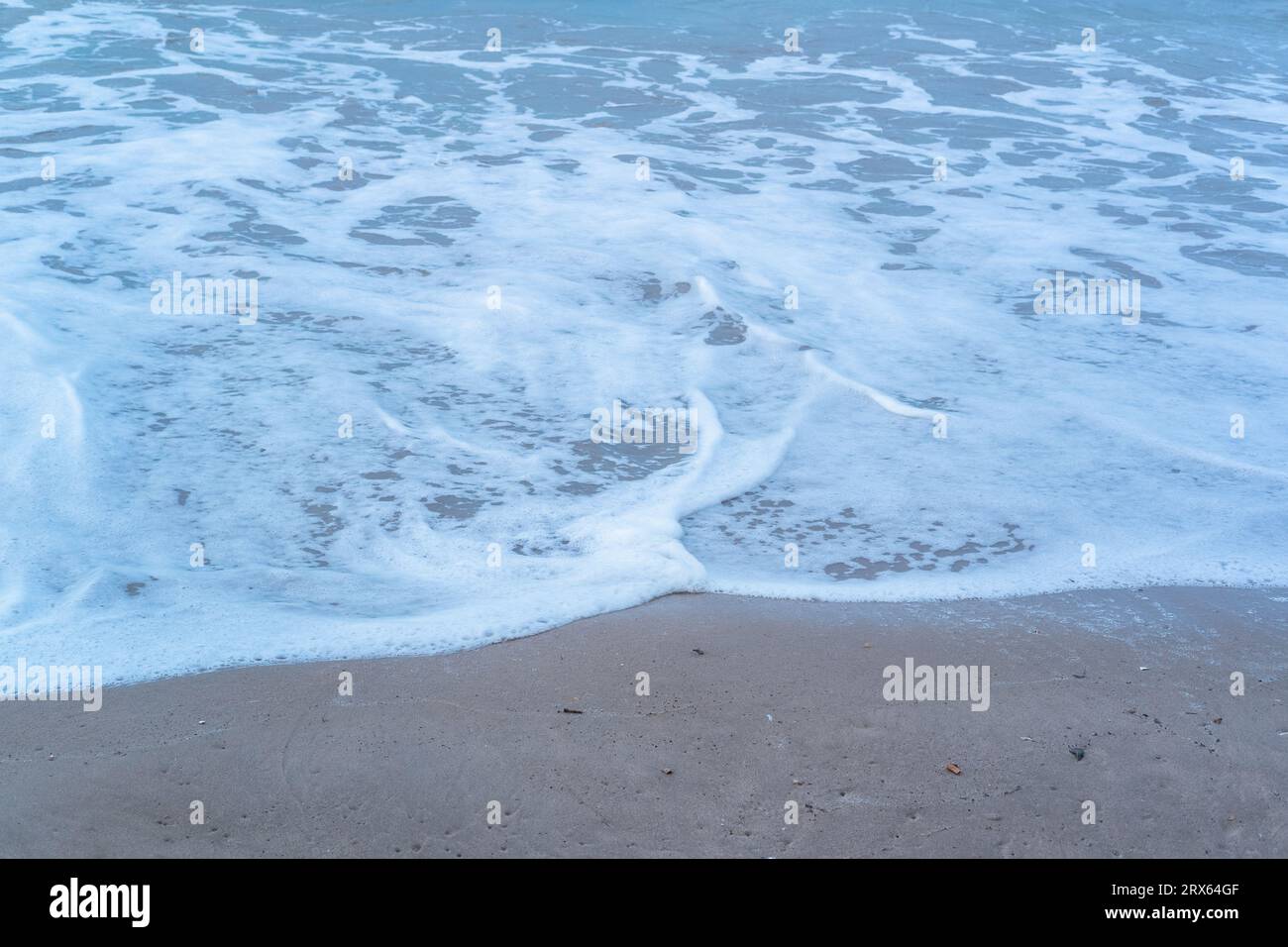 Beautiful beach ocean waves blowing hi-res stock photography and images ...