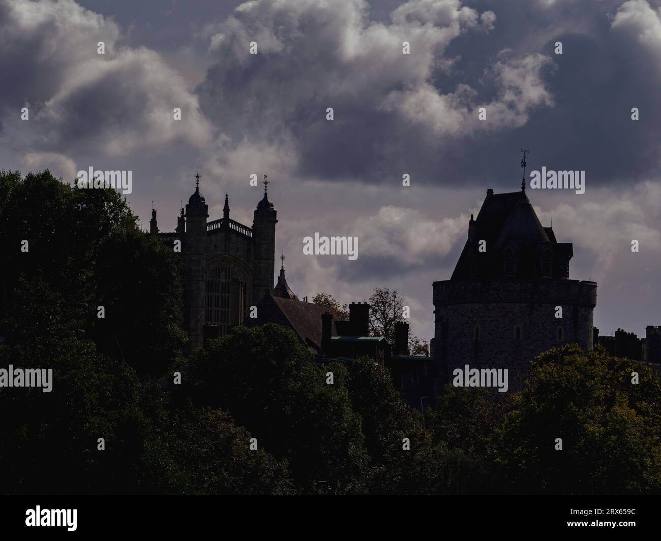 St Georges Chapel and The Curfew Tower (Clock Tower), Windsor Castle ...