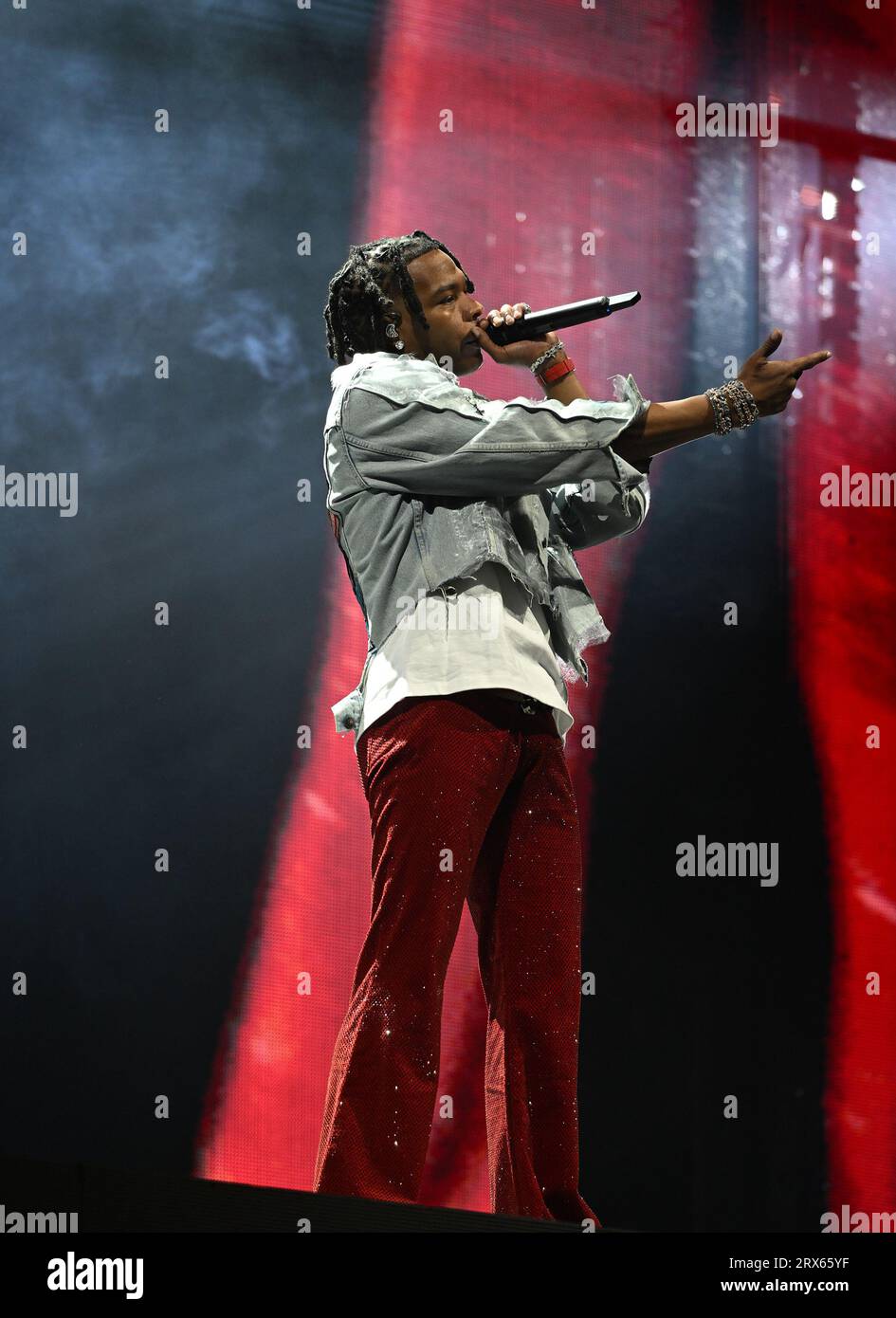 Performations hi-res stock photography and images - Alamy