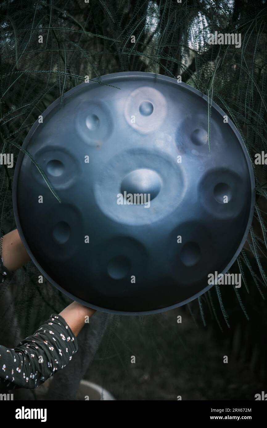 Hang handpan hi-res stock photography and images - Alamy