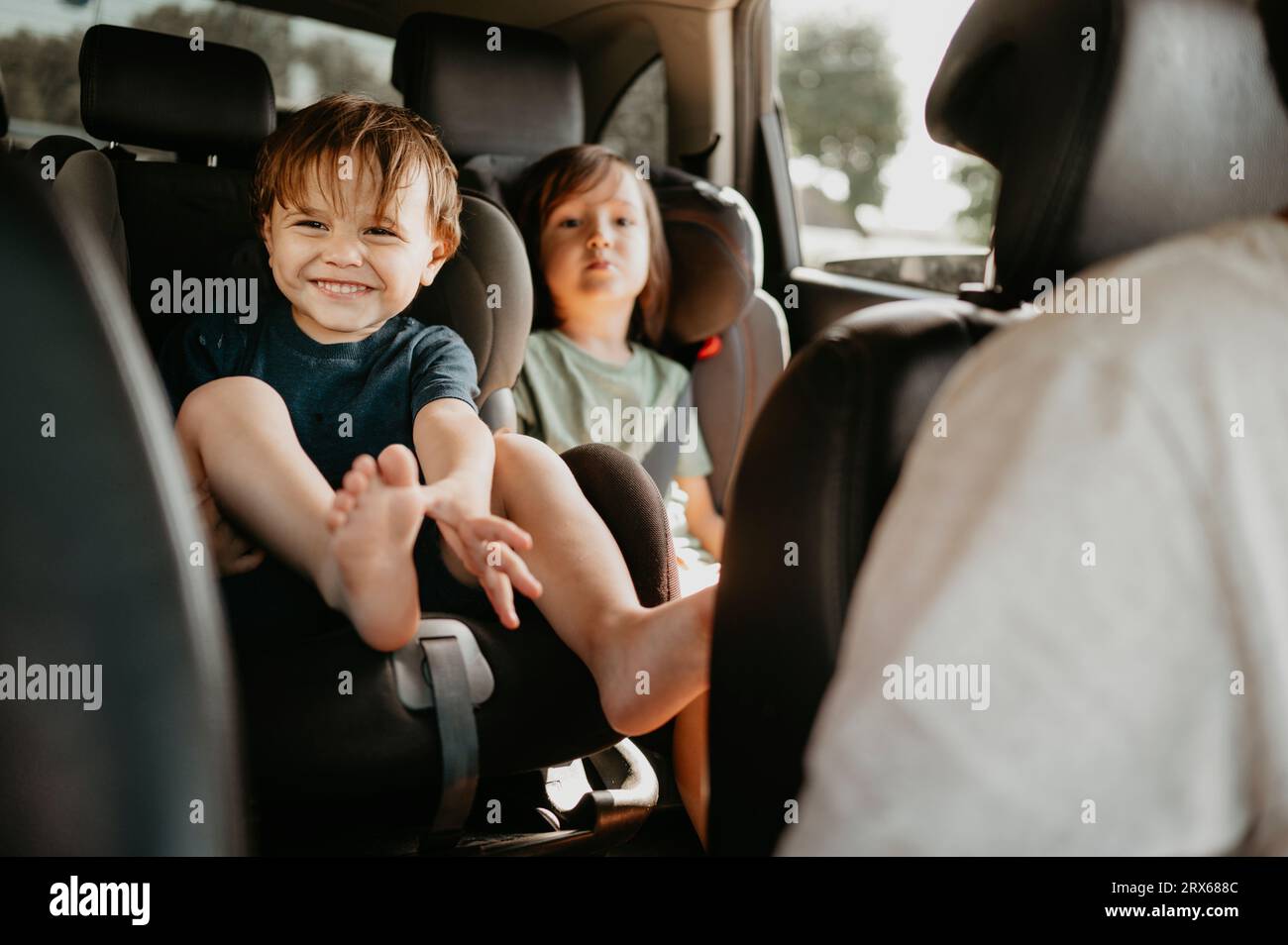 Happy sibling hi-res stock photography and images - Alamy