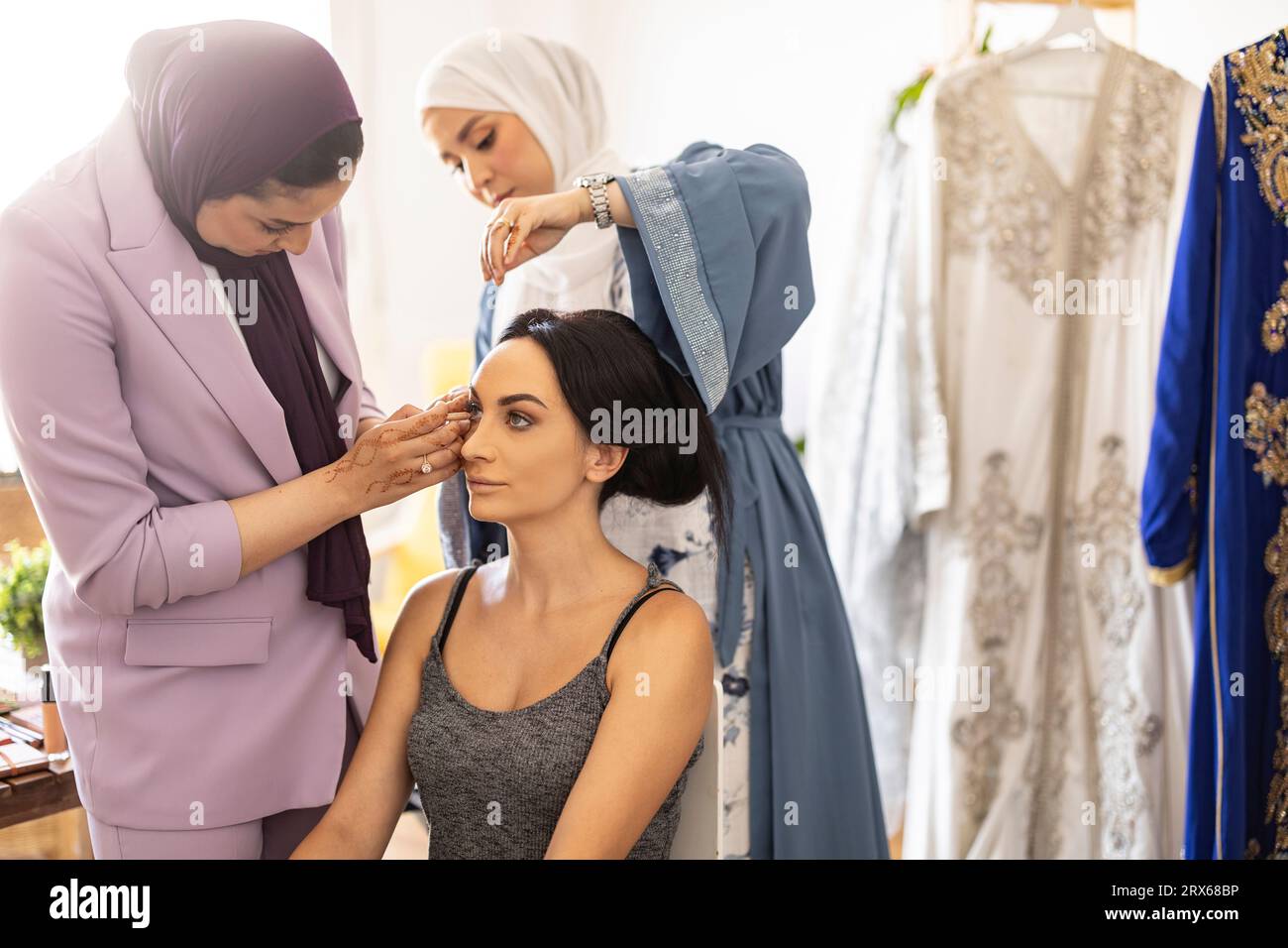 Preparing the bride hi-res stock photography and images - Alamy