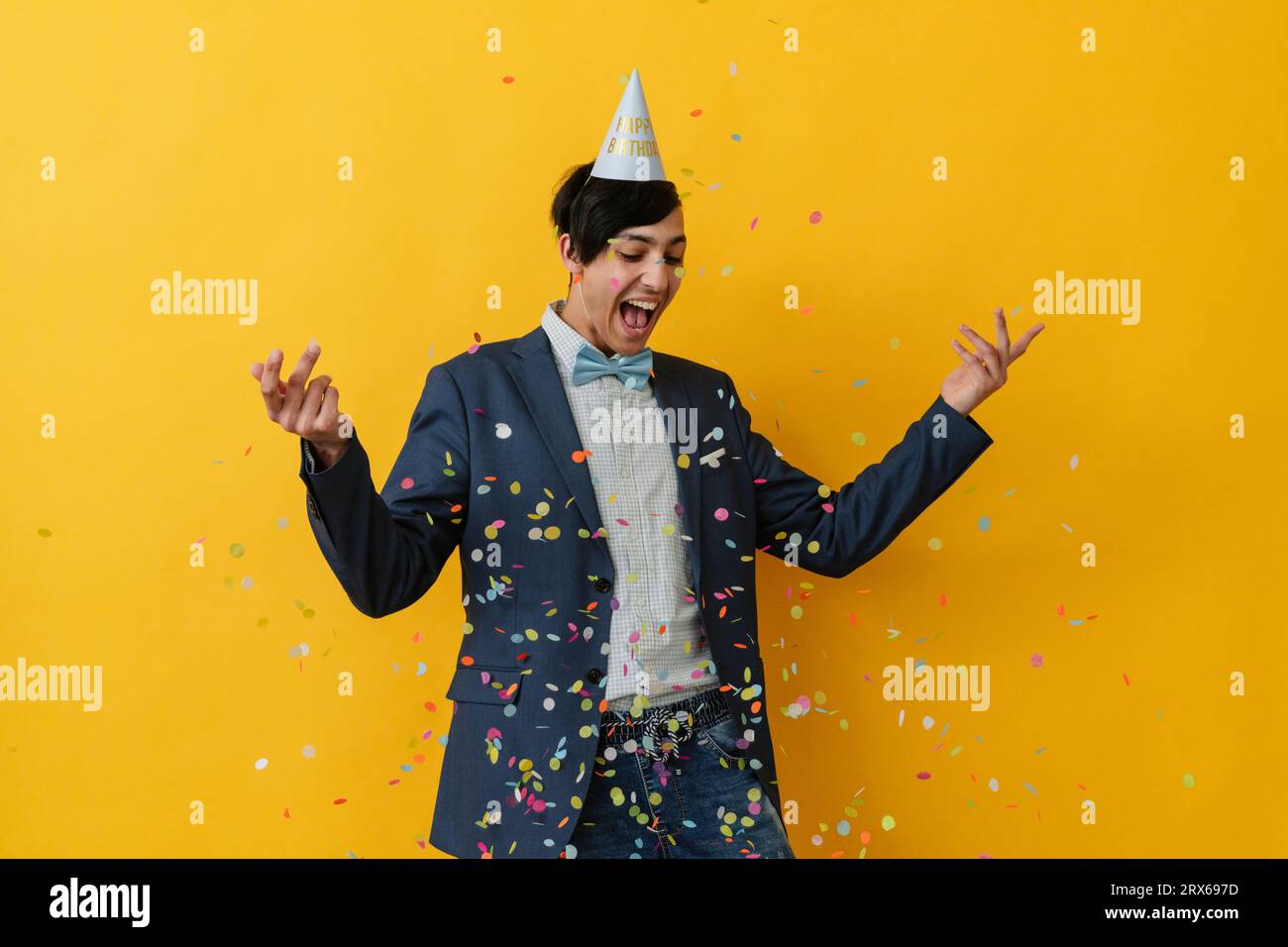 Man party hat hi-res stock photography and images - Alamy