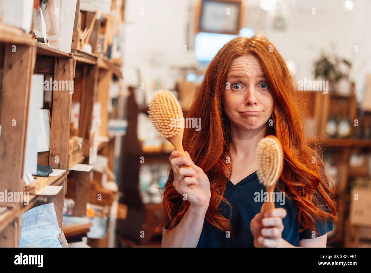 Woman looking up confused hi-res stock photography and images - Alamy