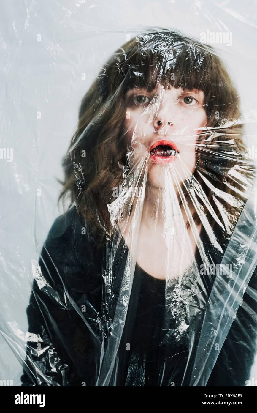 Suffocating hi-res stock photography and images - Alamy