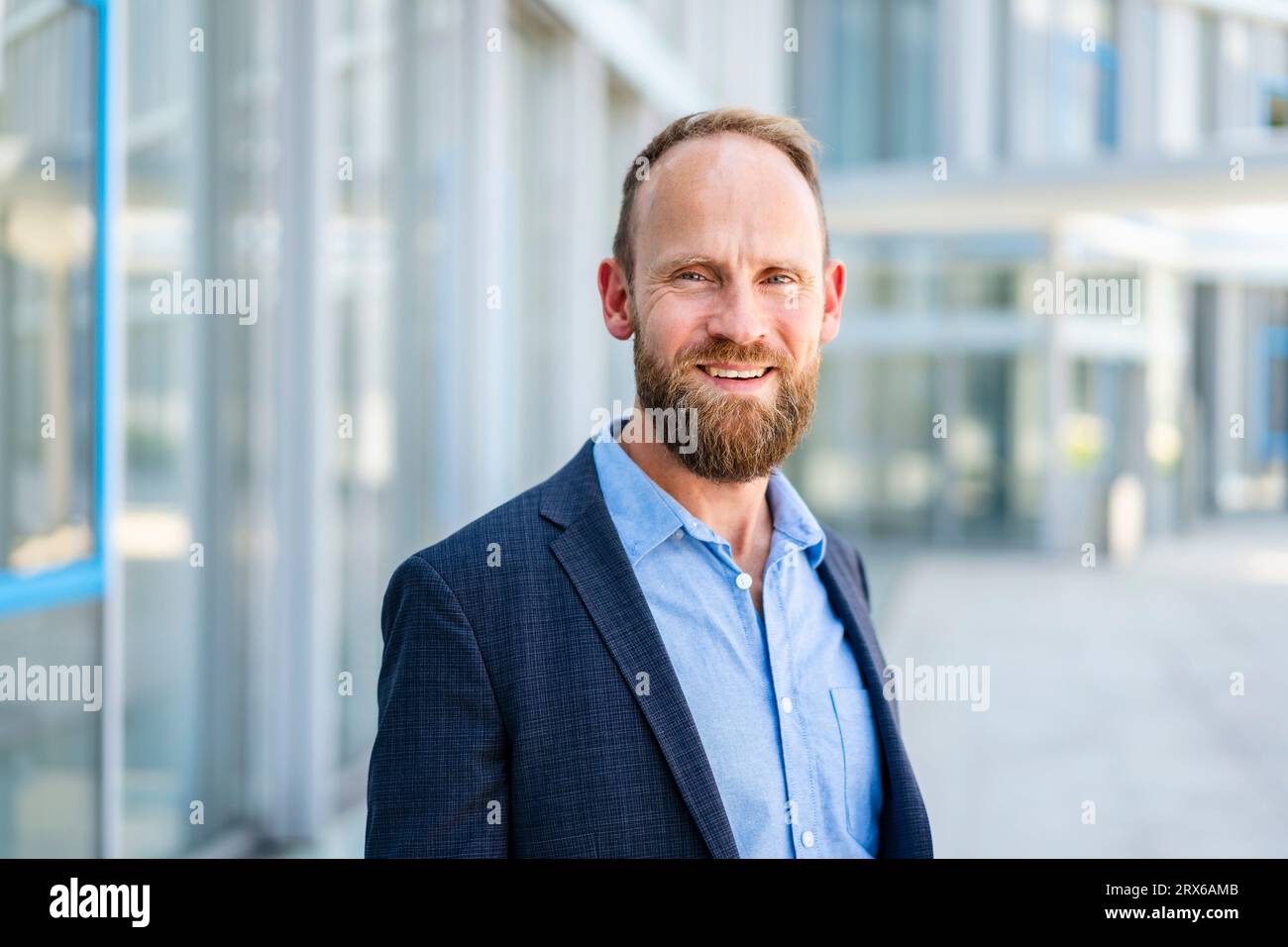 Successful building hi-res stock photography and images - Alamy