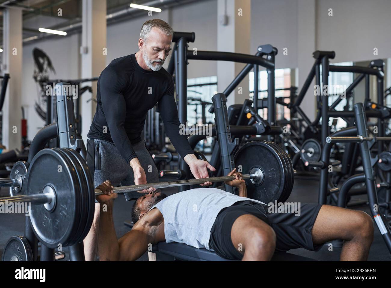 Man bench press hi-res stock photography and images - Alamy