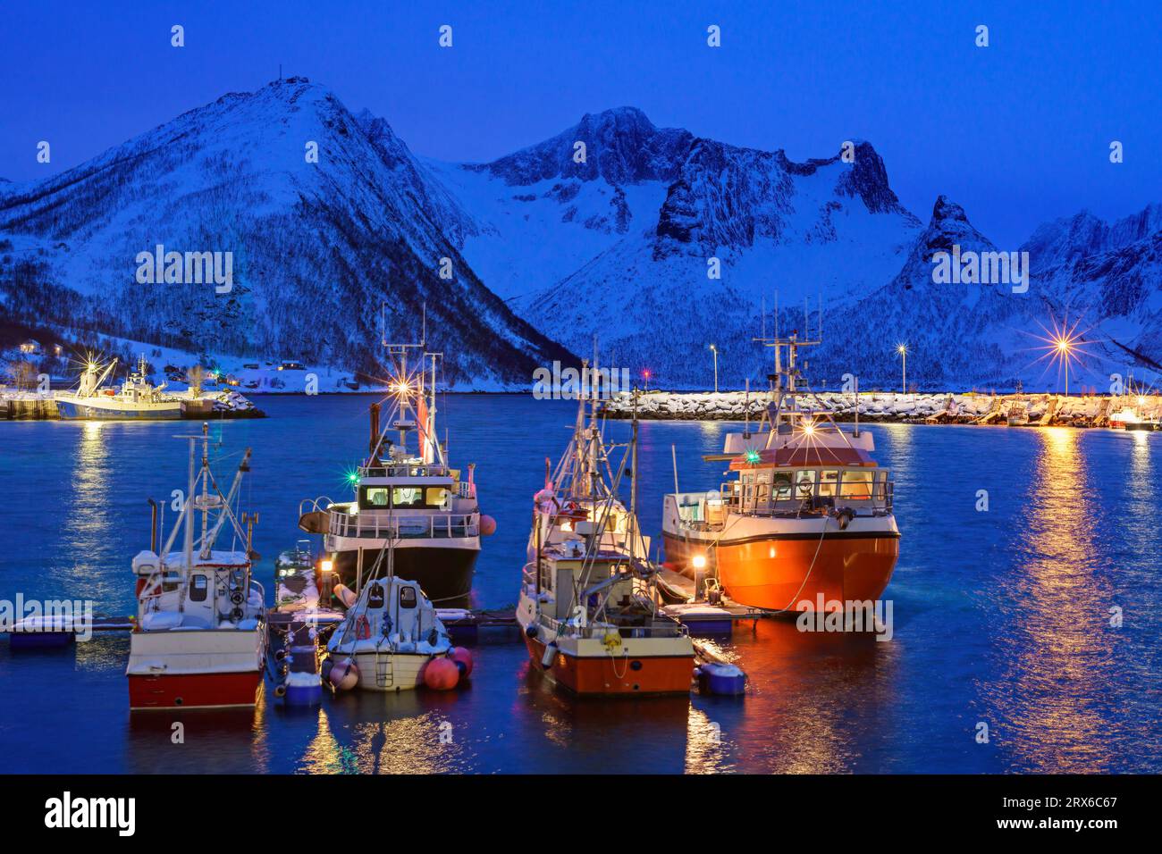 Norway, Troms og Finnmark, Husoy, Long exposure of remote fishing ...