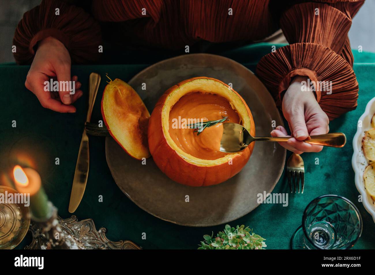 Mid autumn festival woman hi-res stock photography and images - Alamy