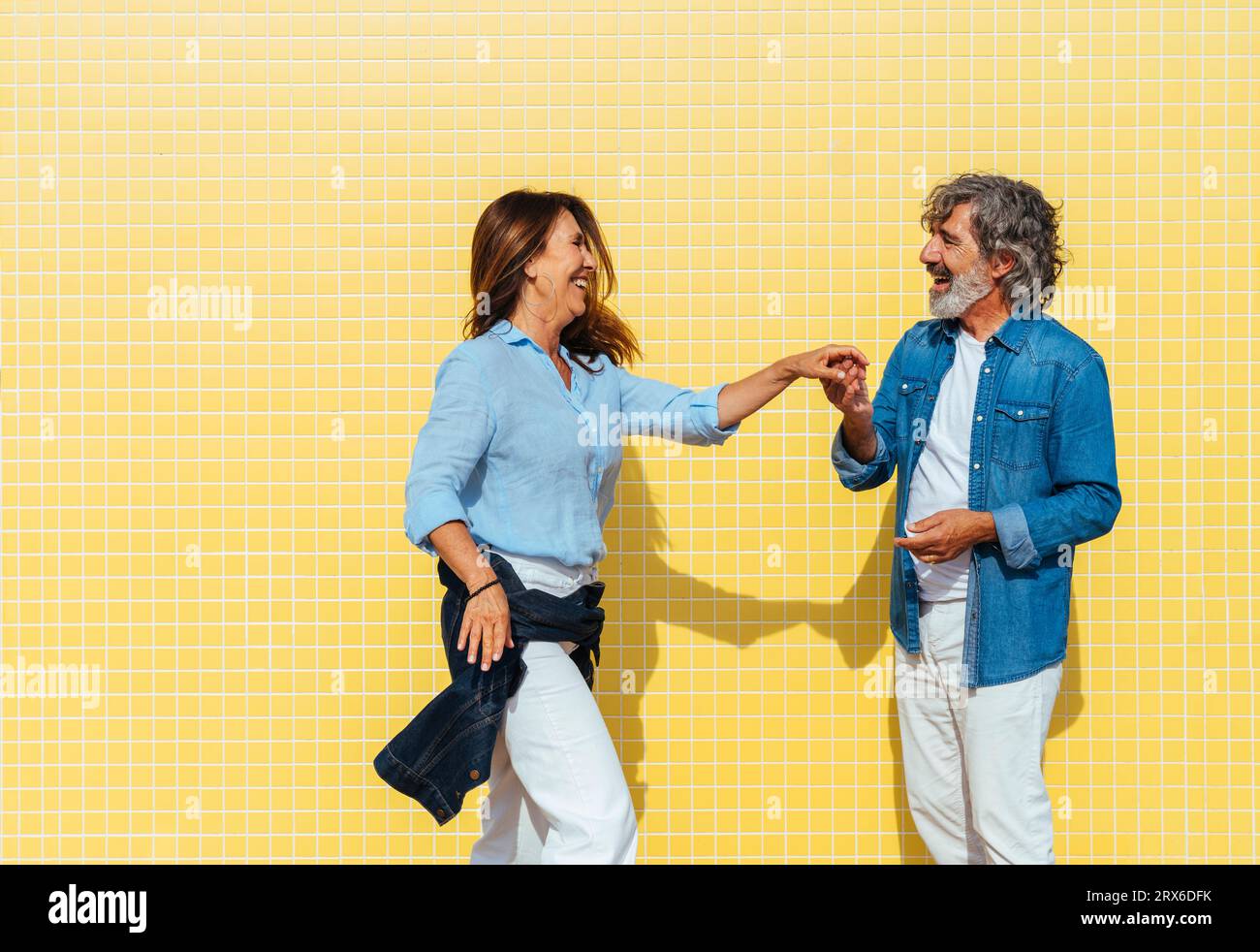 Senior couple dancing together hi-res stock photography and images - Alamy