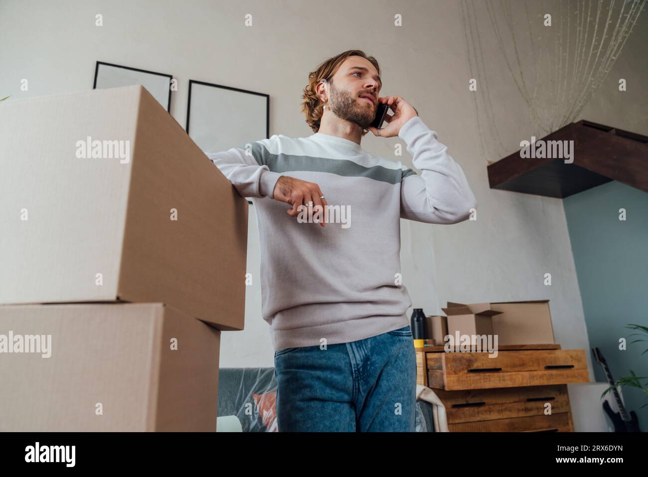 Man standing talking front view hi-res stock photography and images - Alamy