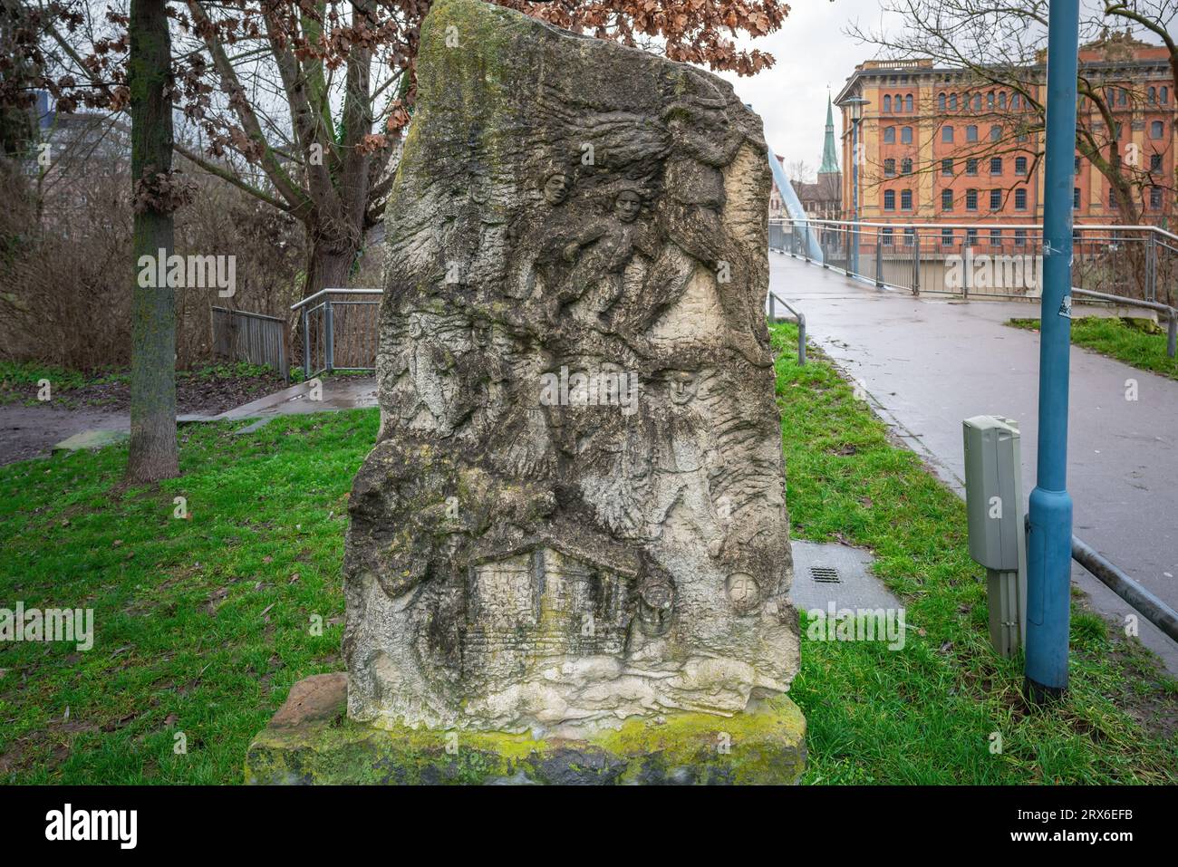 Pied Piper of Hamelin Stone Stele - Hamelin, Germany Stock Photo - Alamy