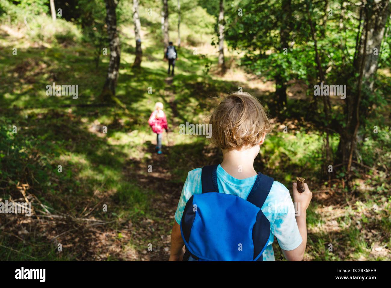 Father small child hiking outdoors hi-res stock photography and images ...