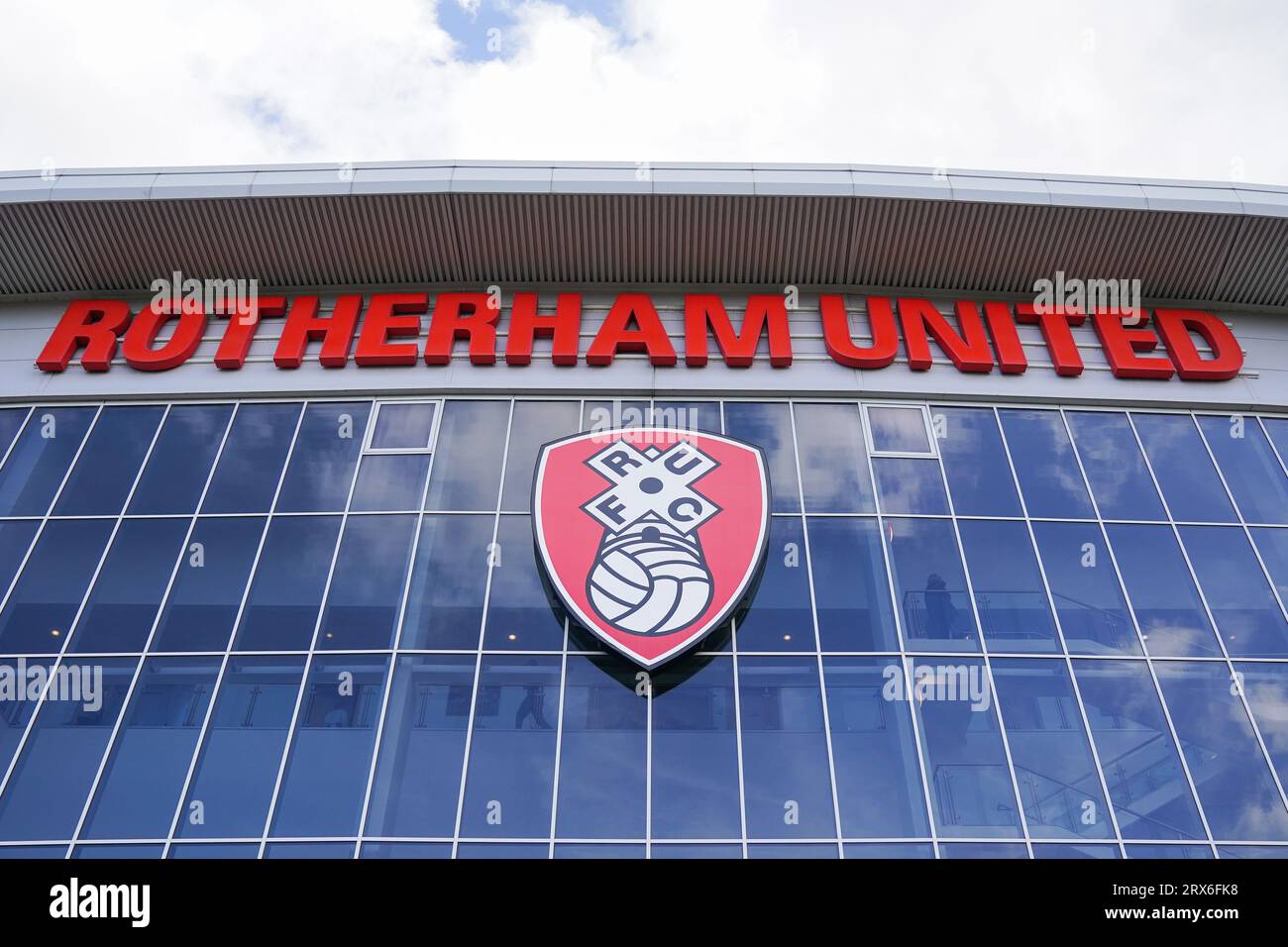 Efl badge hi-res stock photography and images - Alamy