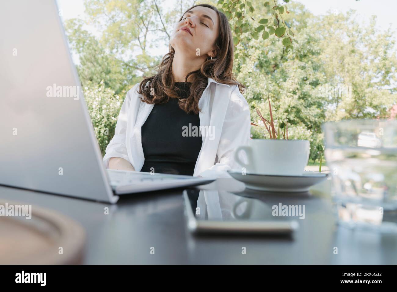 Garden nap hi-res stock photography and images - Alamy