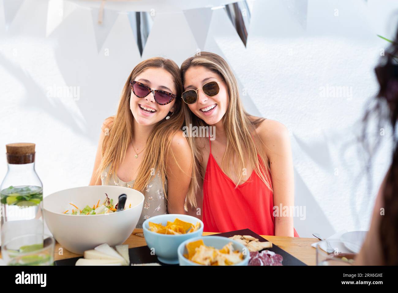 Lunch table hi-res stock photography and images - Alamy