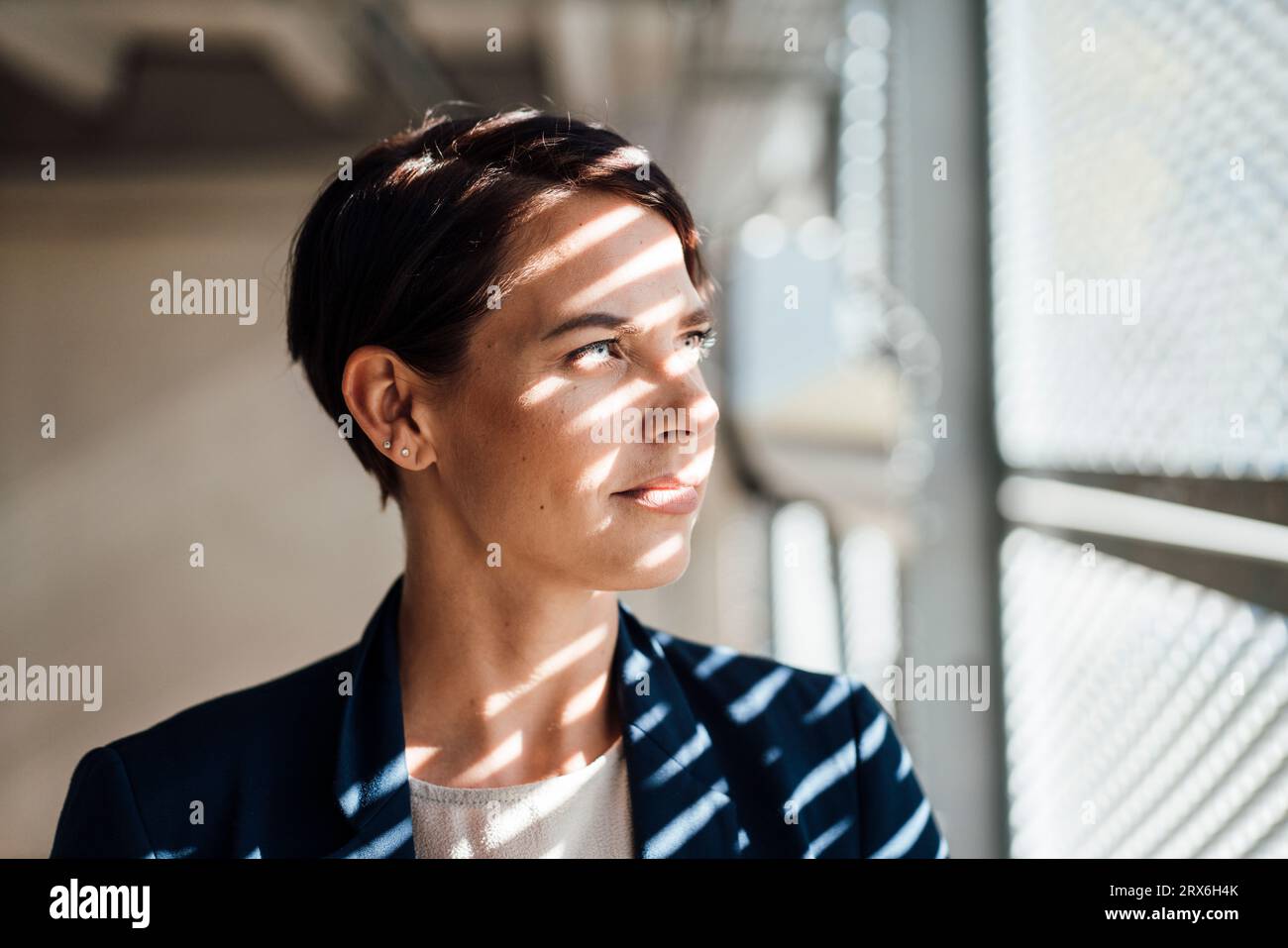 Garage window hi-res stock photography and images - Alamy