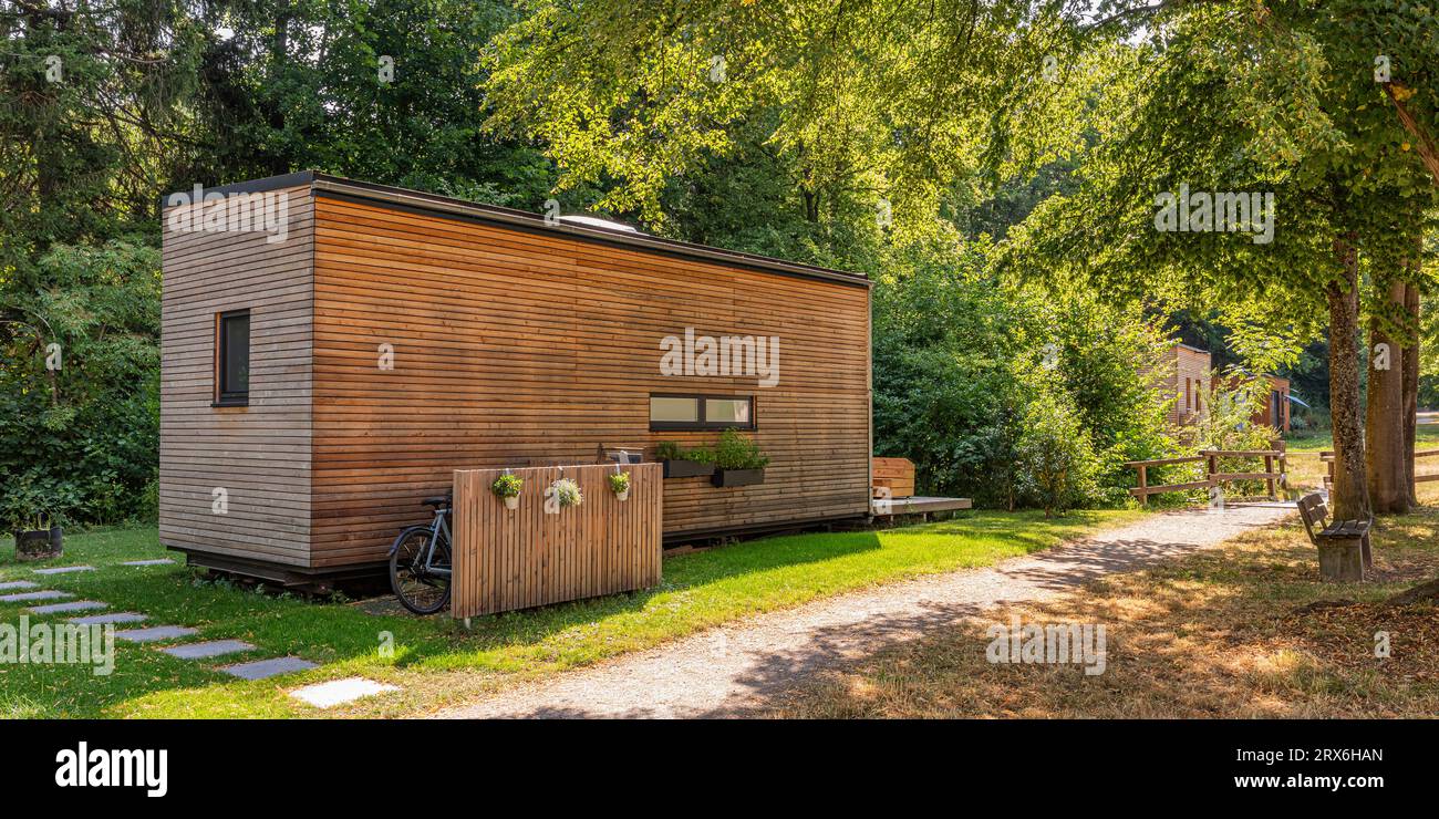 Tiny house exterior hi-res stock photography and images - Alamy