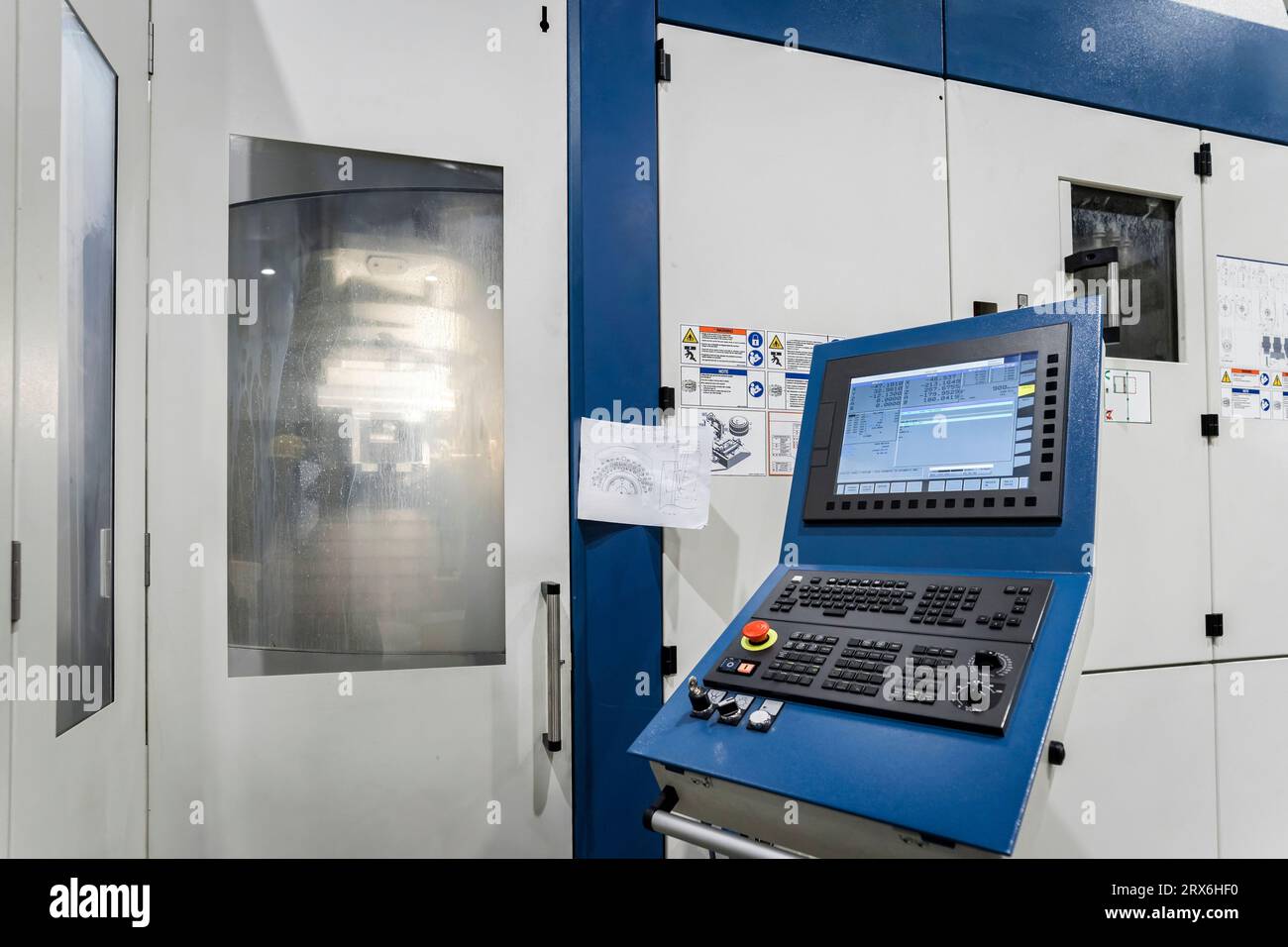 Metal screen hi-res stock photography and images - Alamy