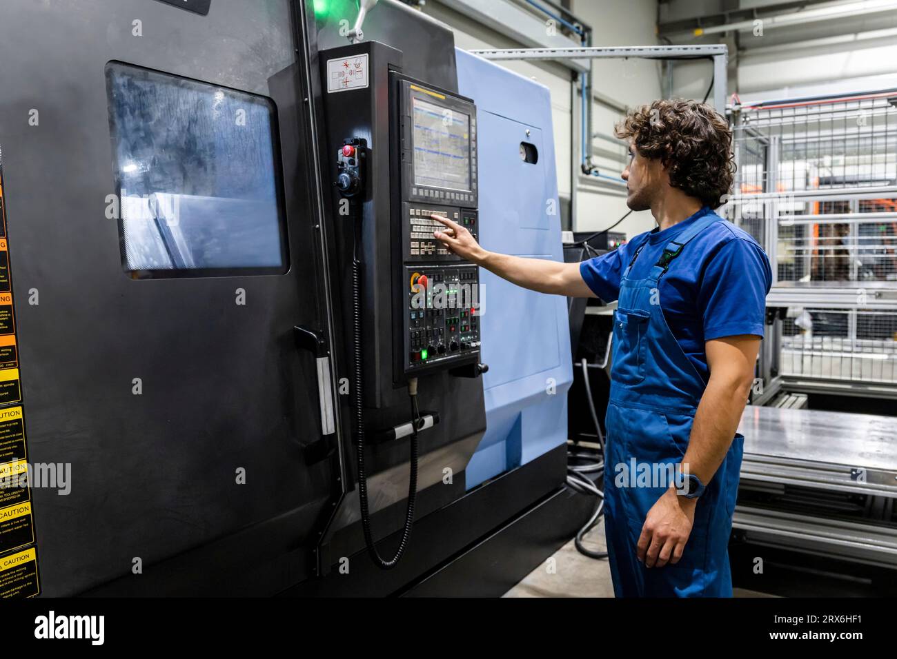 Robotic programming hi-res stock photography and images - Alamy