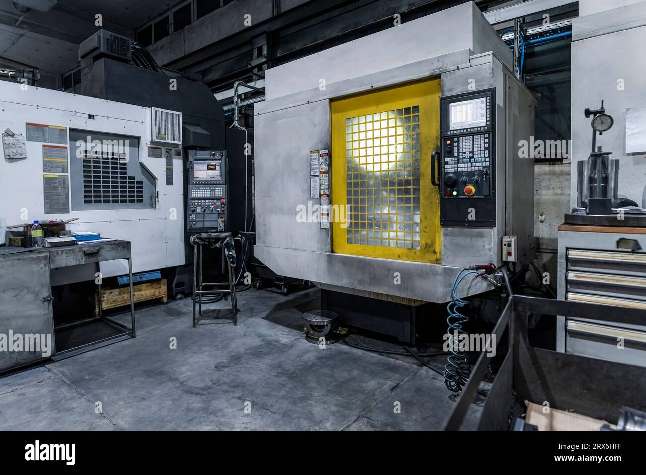 Modern machinery hi-res stock photography and images - Alamy