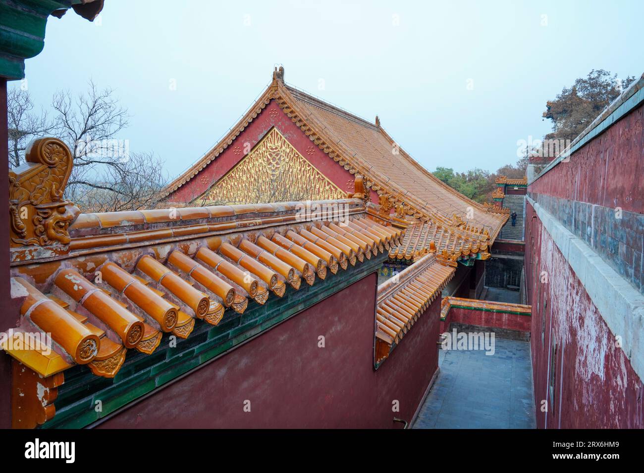 Chinese glazed roof tile ridge of Tibetan Buddhism Ancient Architecture ...