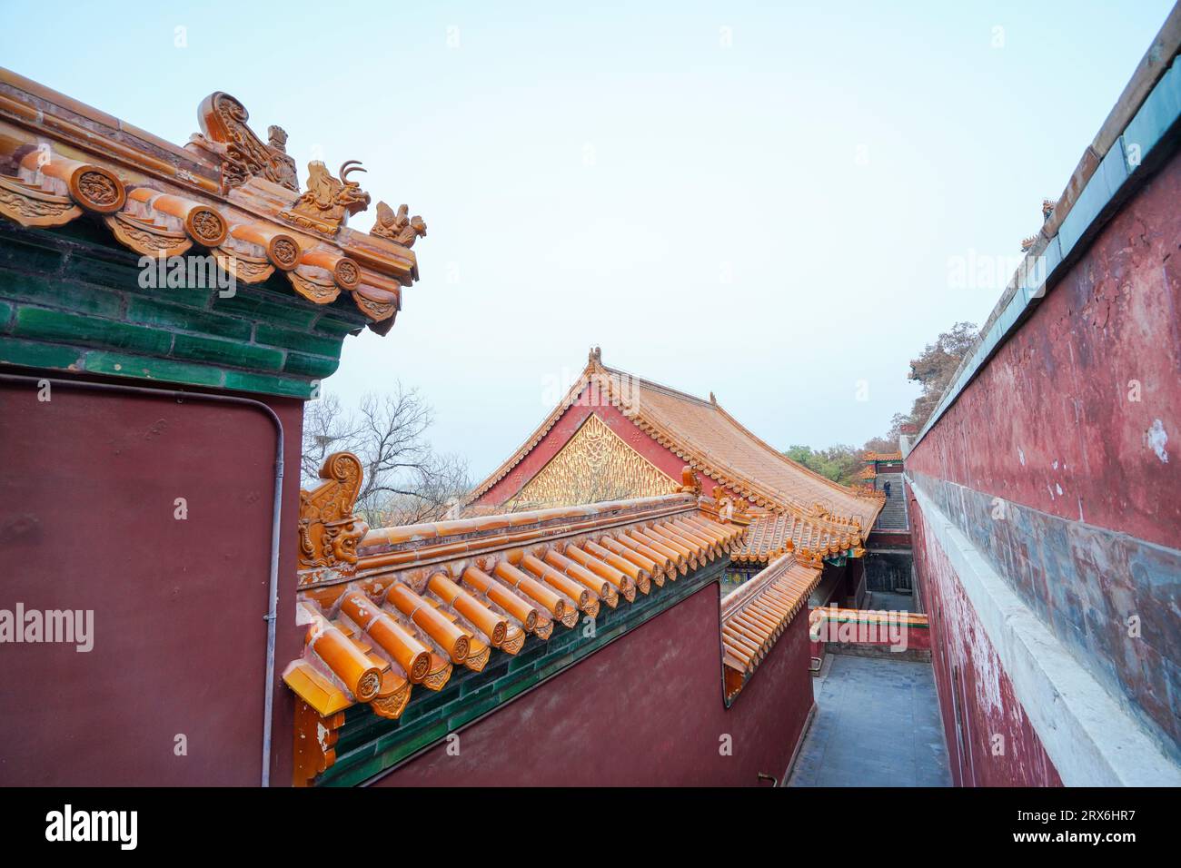 Chinese glazed roof tile ridge of Tibetan Buddhism Ancient Architecture ...