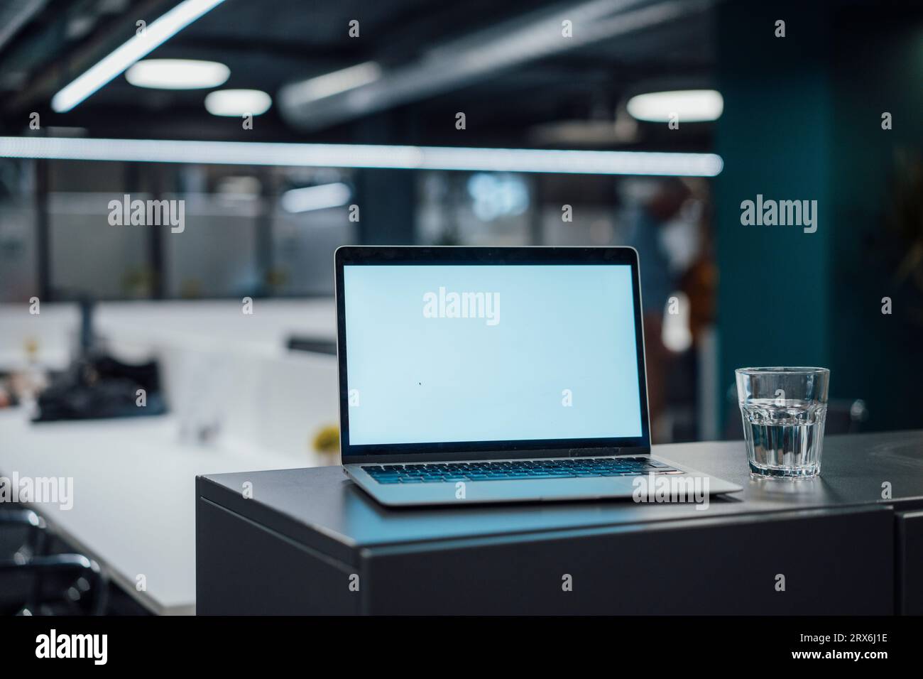 Office on the water hi-res stock photography and images - Alamy