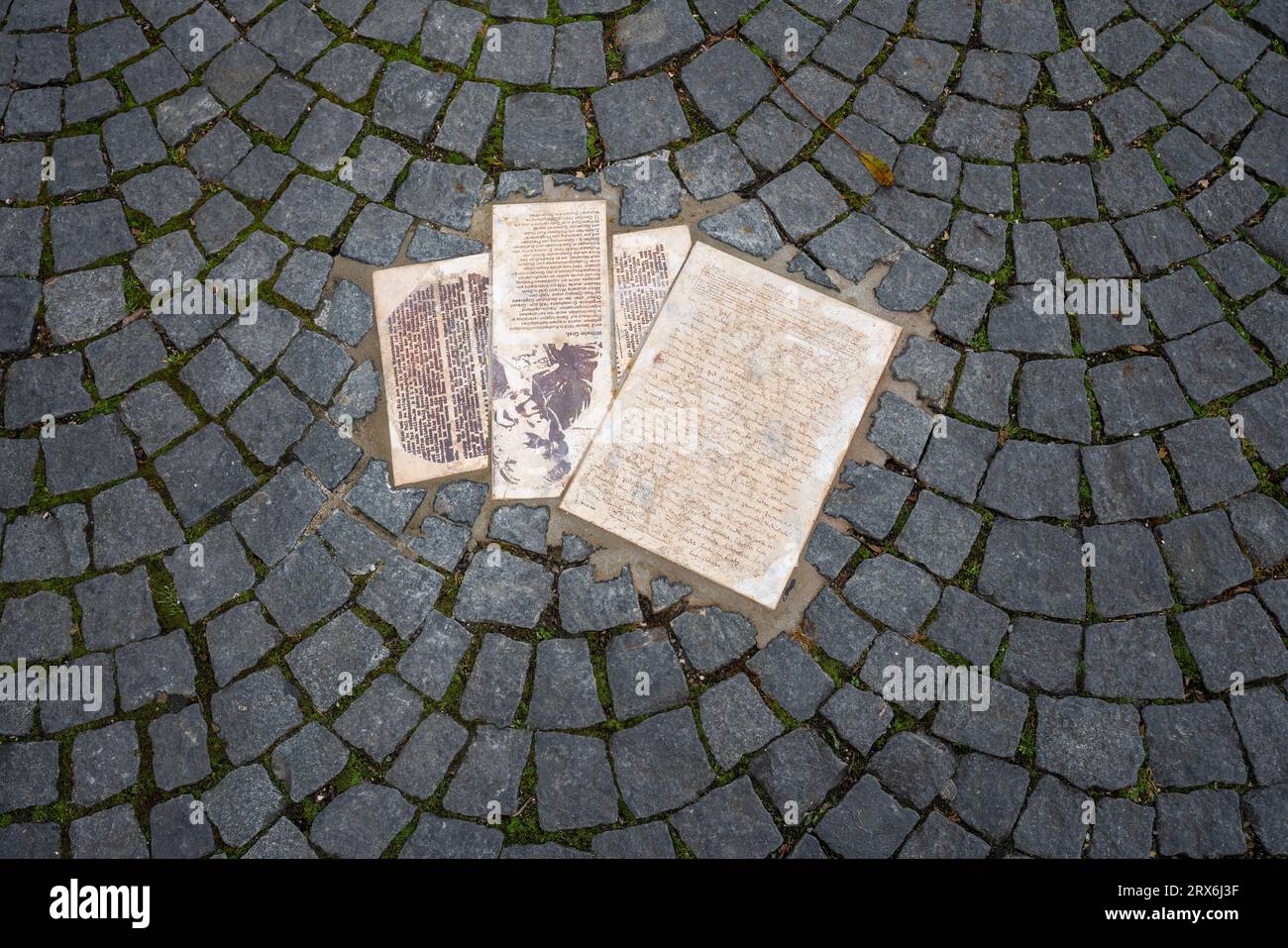 White Rose Memorial - Anti-Nazi Resistance Pamphlets at Geschwister ...