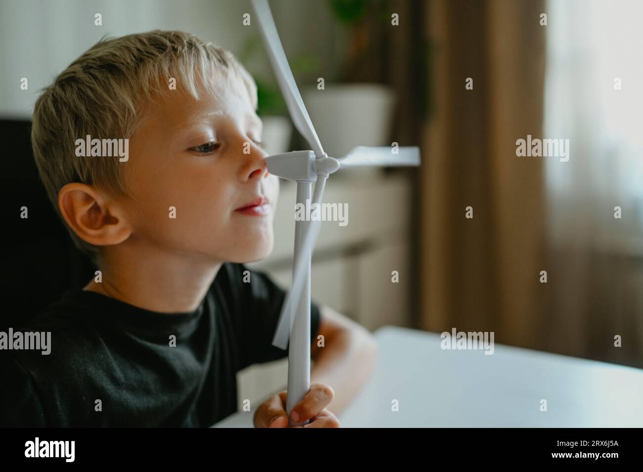 Staring model hi-res stock photography and images - Alamy