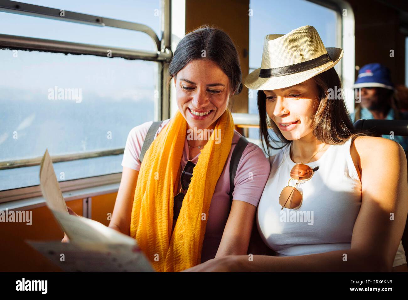 Map train hi-res stock photography and images - Alamy