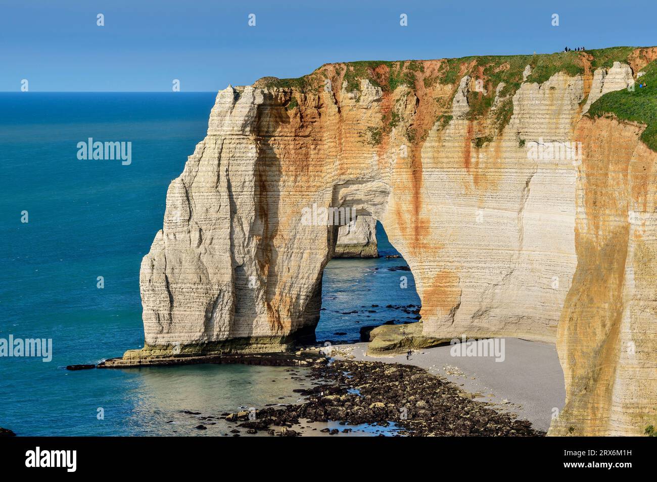Sunshine on chalk cliffs hi-res stock photography and images - Alamy