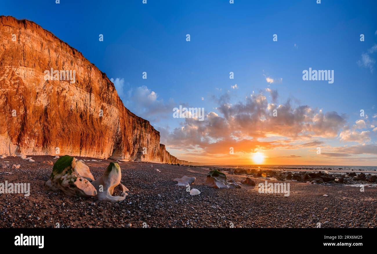 Sunset limestone cliffs hi-res stock photography and images - Alamy