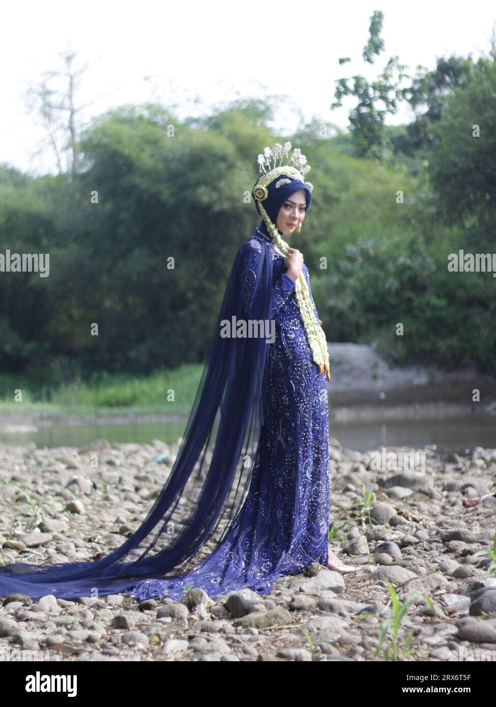 Javanese clothing hi-res stock photography and images - Alamy