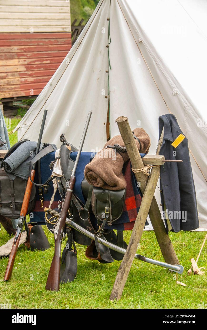 Cowboy with rifle hi-res stock photography and images - Alamy